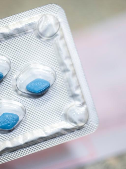25 Jahre Viagra - Wie eine kleine blaue Pille die Gesellschaft ...