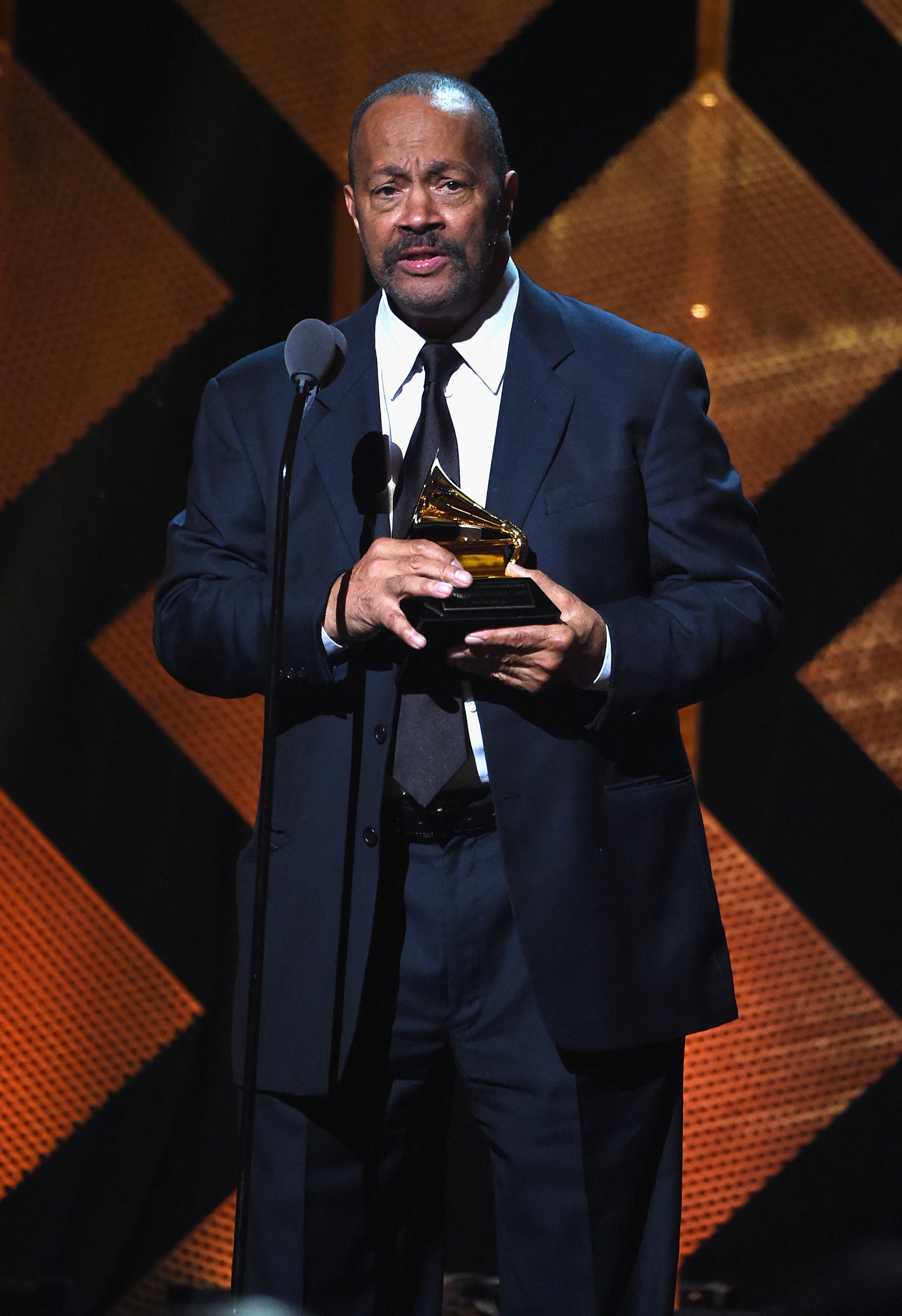 "Phillysound"-Produzent Thom Bell im Alter von 79 Jahren gestorben ...