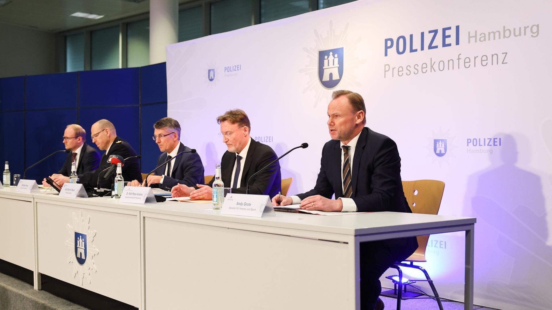 Amoklauf in Hamburg - Täter war selbst Mitglied bei den Zeugen Jehovas | deutschlandfunk.de