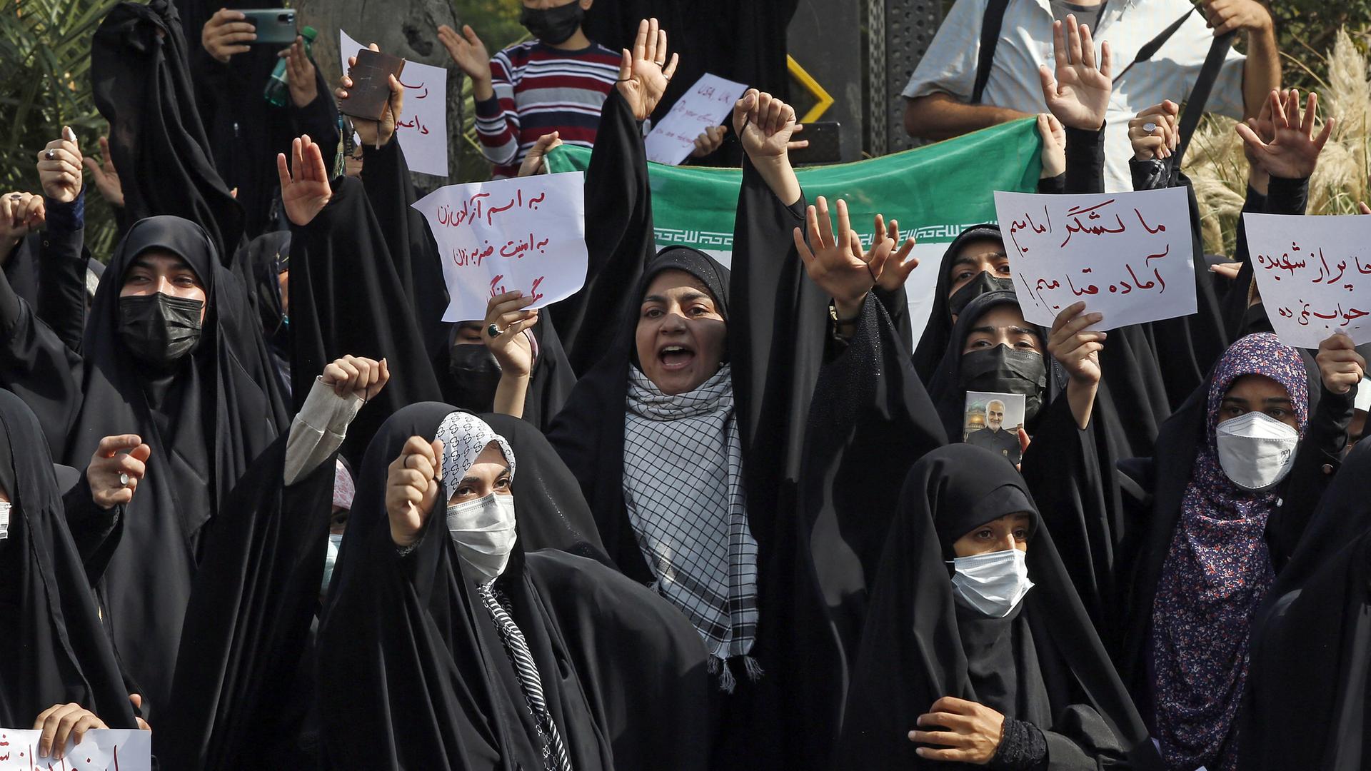 Immer mehr Journalistinnen im Iran in Haft