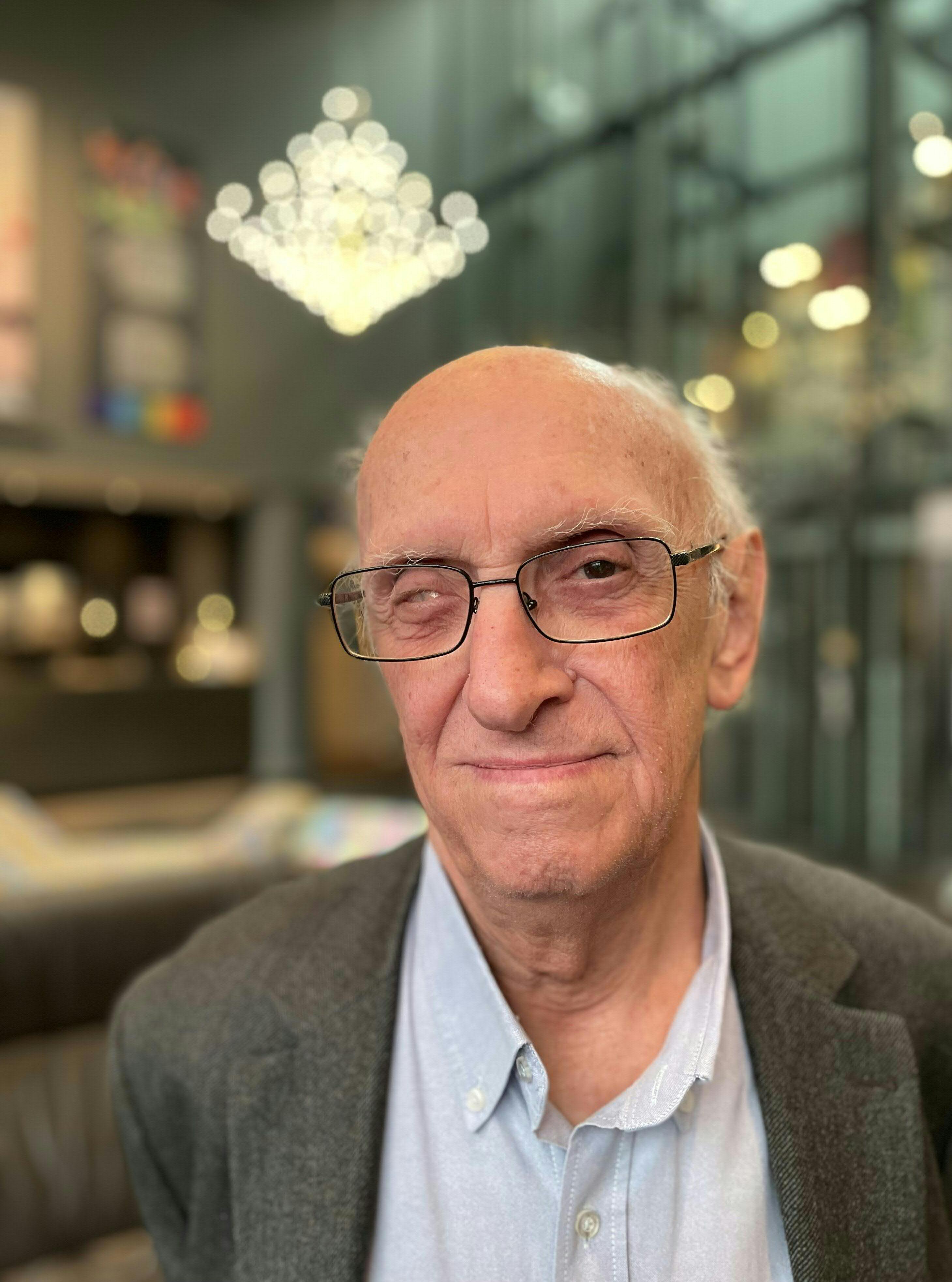 Petros Markaris - "Heute ist die Linke tot" | deutschlandfunkkultur.de