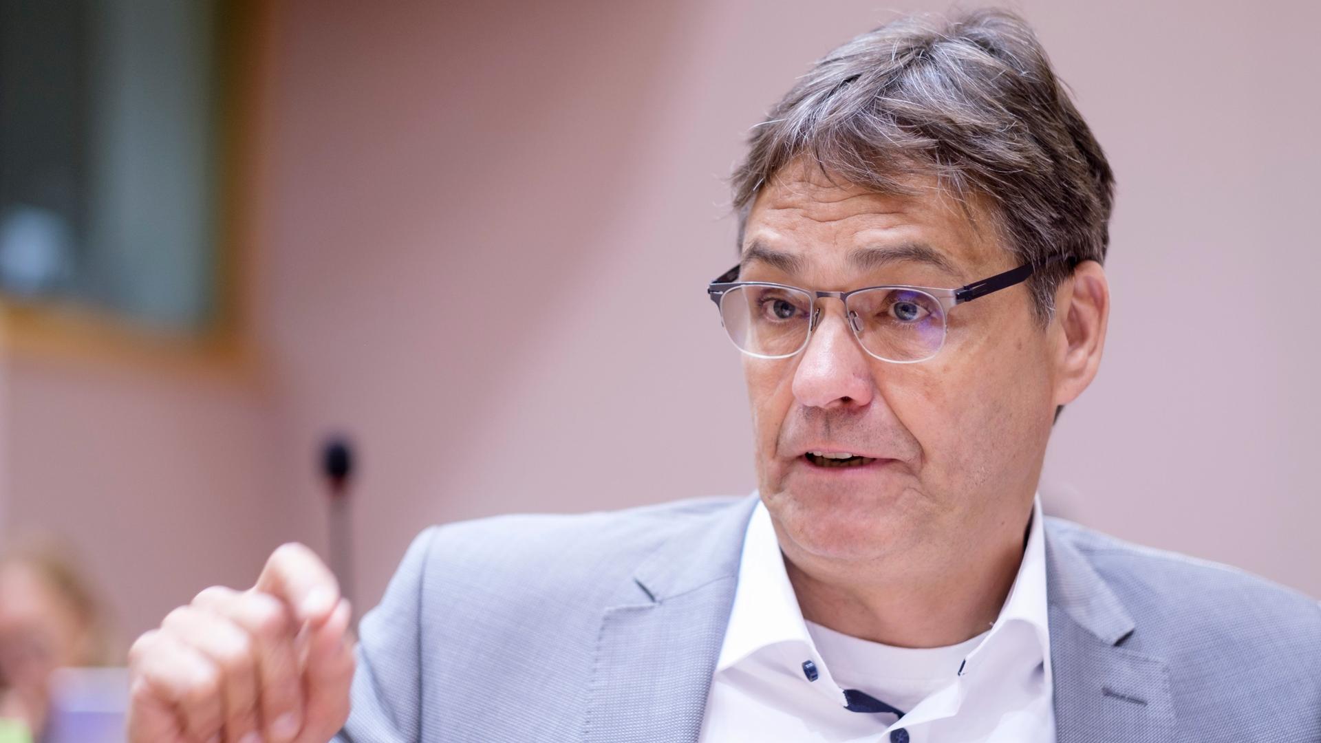 Peter Liese (EVP) - EVP-Politiker hält Verbot von Verbrennungsmotor für ...