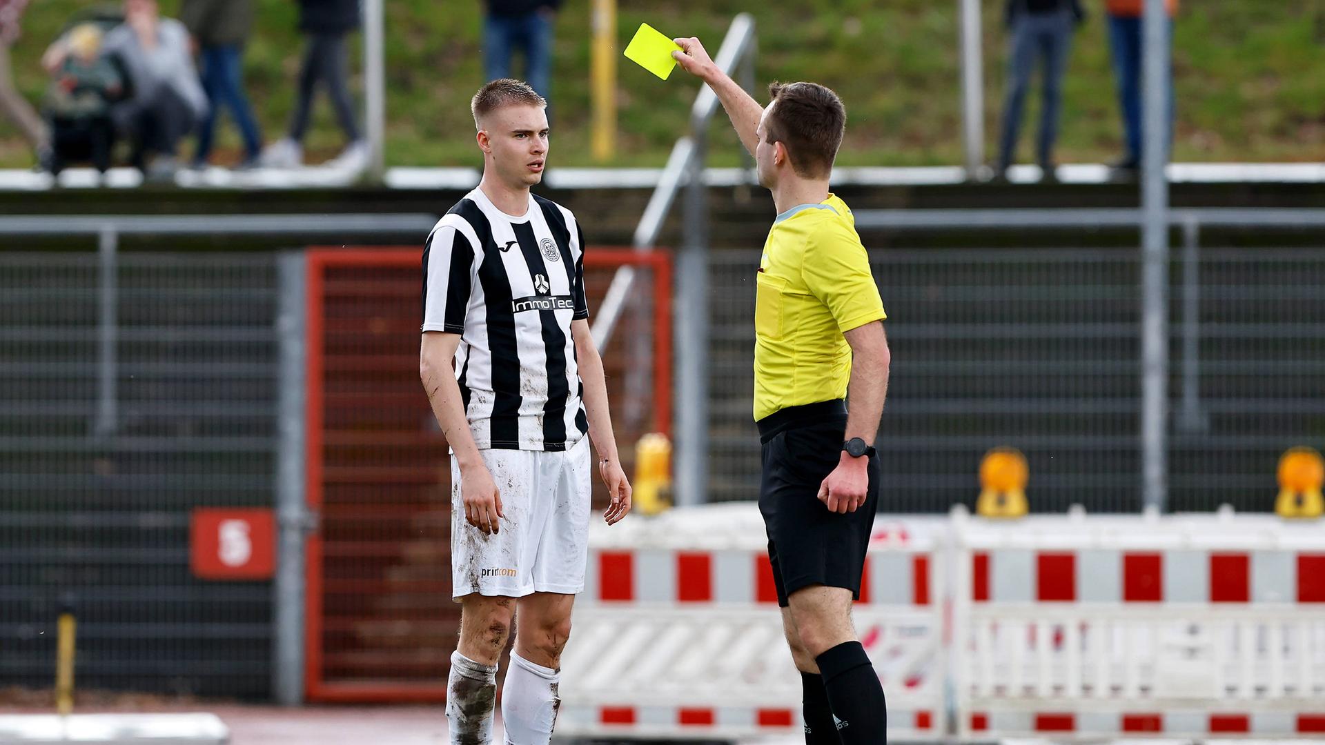 Schiedsrichter-Mangel - DFB startet Kampagne "Jahr der Schiris"