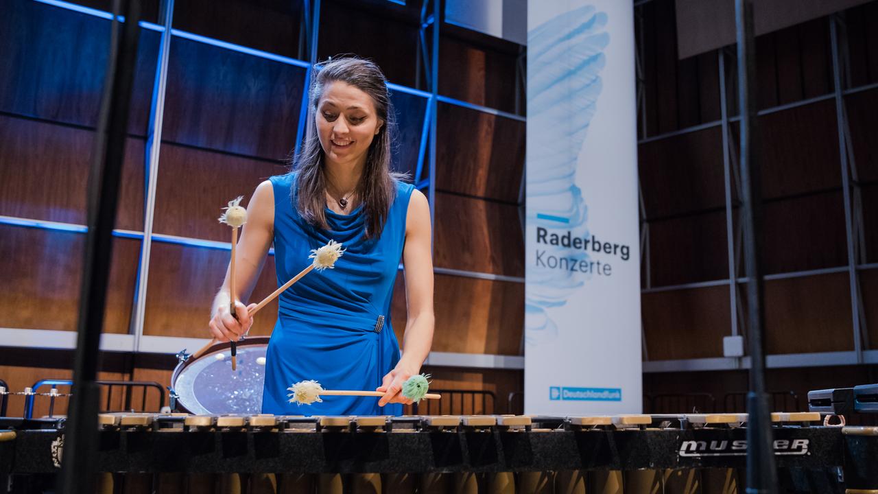 RIAS Kammerchor mit Krista Audere - Chorwerke, die Ruhe und Trost ...