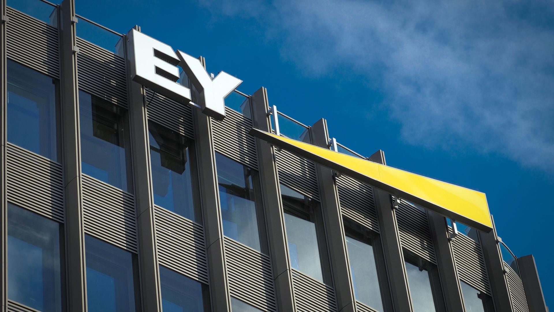 Wirecard-Skandal - Harte Sanktionen gegen Wirtschaftsprüfer EY ...