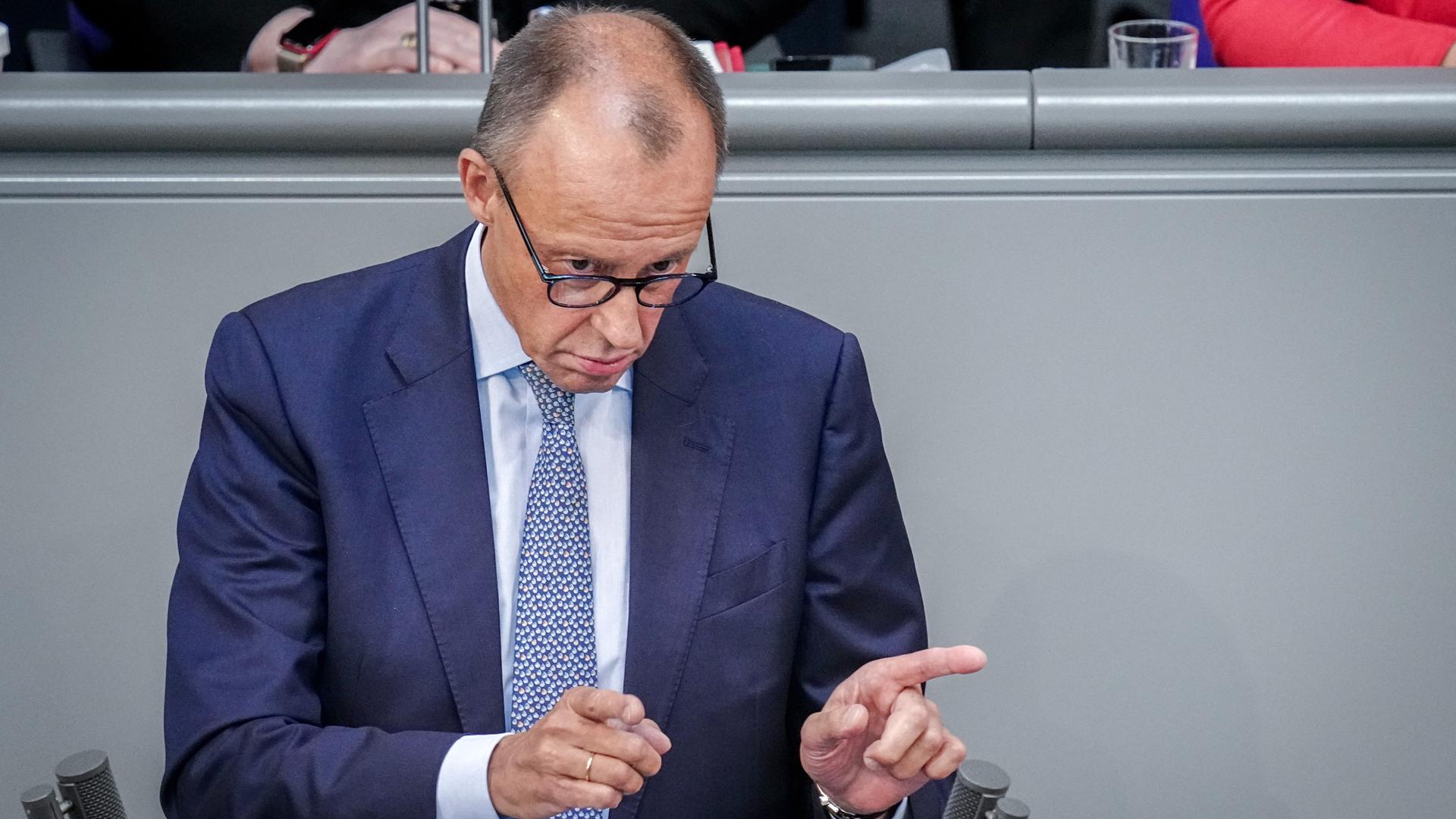 Bundestag - Debatte zu Heizungsgesetz: Merz macht Ampel-Koalition Vorwürfe