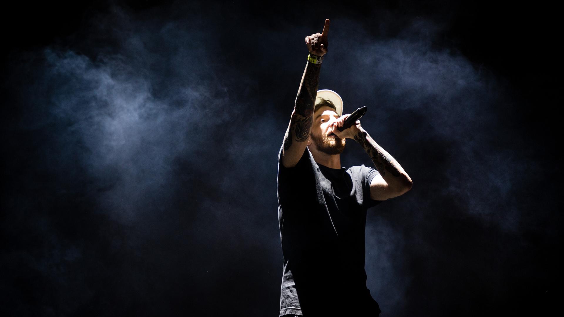 Rapper Casper mit neuem Album - Zwischen Depression und Klimawandel ...