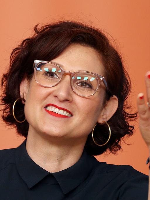 Ferda Ataman - Die ersten 100 Tage an einem ganz besonderen ...