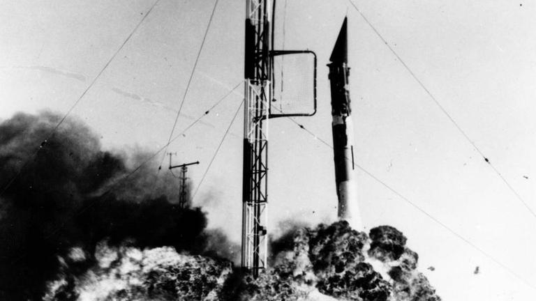 Satelliten-Fehlstart vor 60 Jahren - "Flopnik" explodiert ...