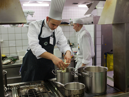 Beim Essen "sind die Deutschen sehr knausrig" | deutschlandfunkkultur.de