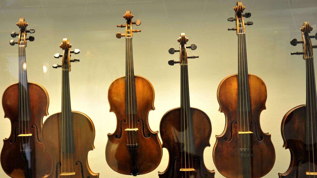 Mittenwald in Bayern - Die Gassen voller Geigen | deutschlandfunkkultur.de