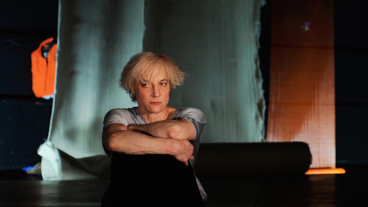 Meg Stuart in Berlin - Mikroskopische Tänze | deutschlandfunk.de