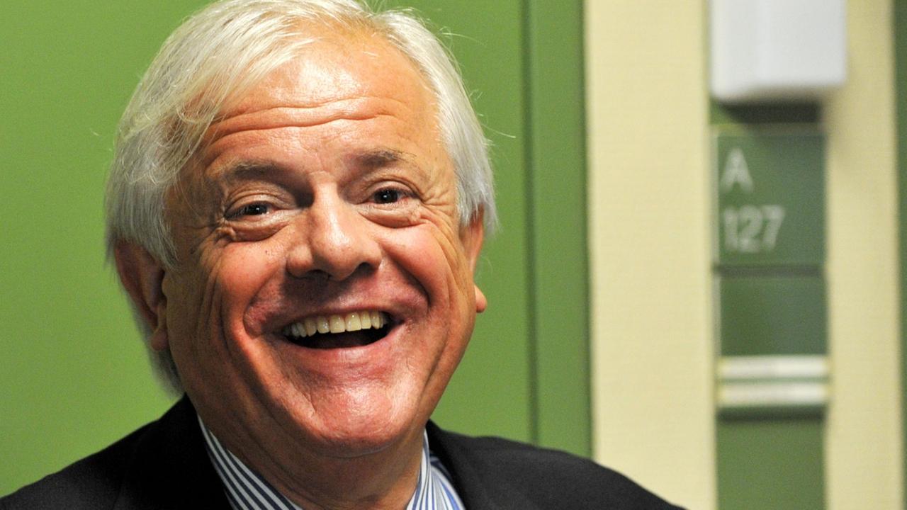 Society-Reporter - Der Klatschkolumnist und sein Fotograf ...