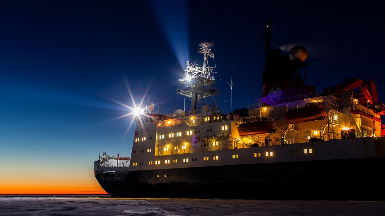Himmlischer Namenspatron für ein großes Schiff - Die Polarstern unter ...