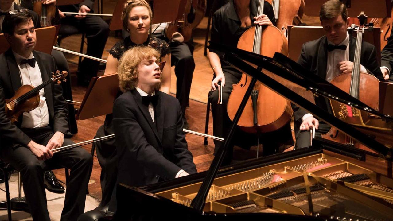Ivan Bessonov - Junger russischer Pianist spielt Frédéric Chopin