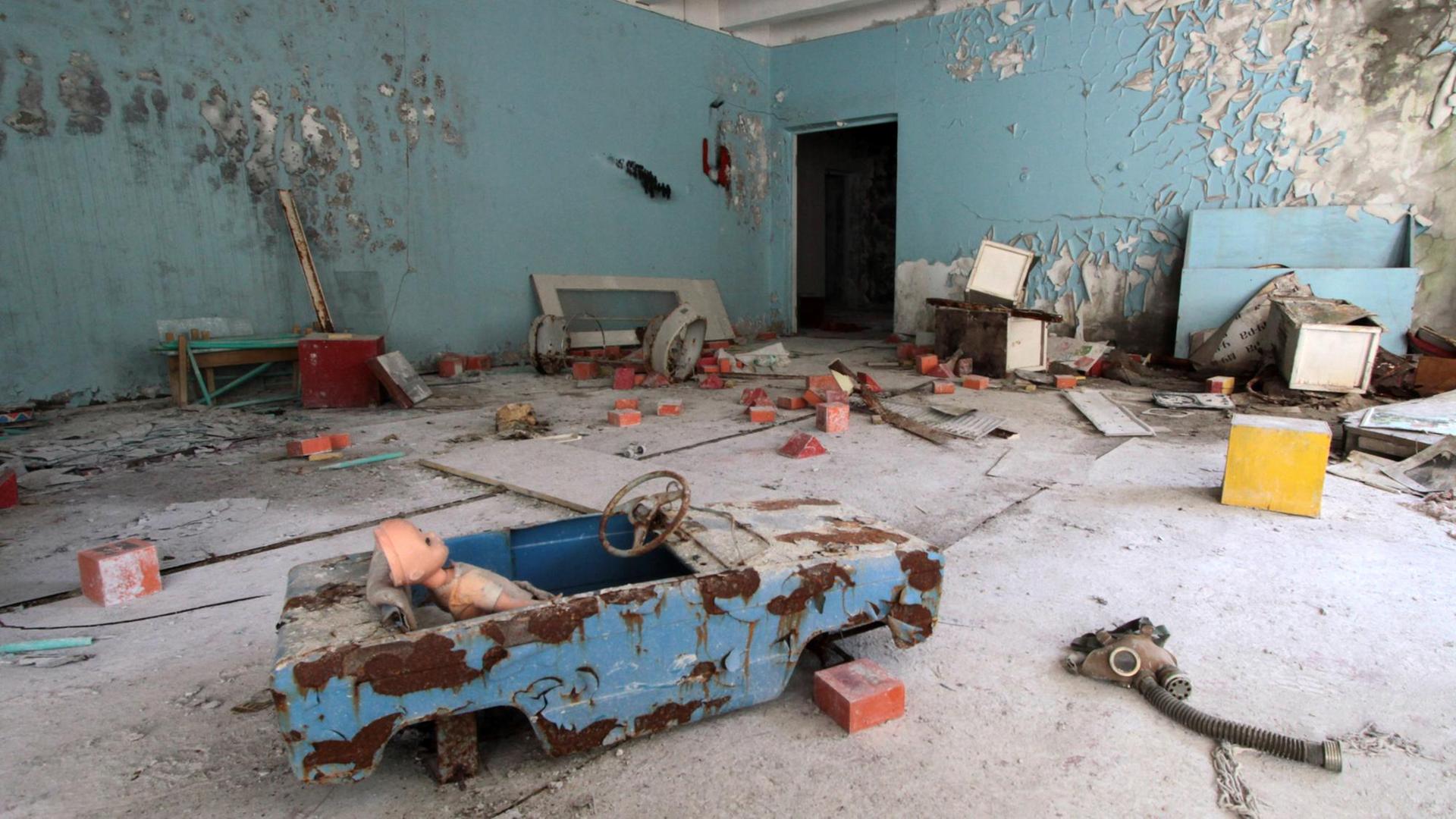 Fotografien aus Tschernobyl - Der Moment, als die Zeit für immer stehen blieb | deutschlandfunk.de