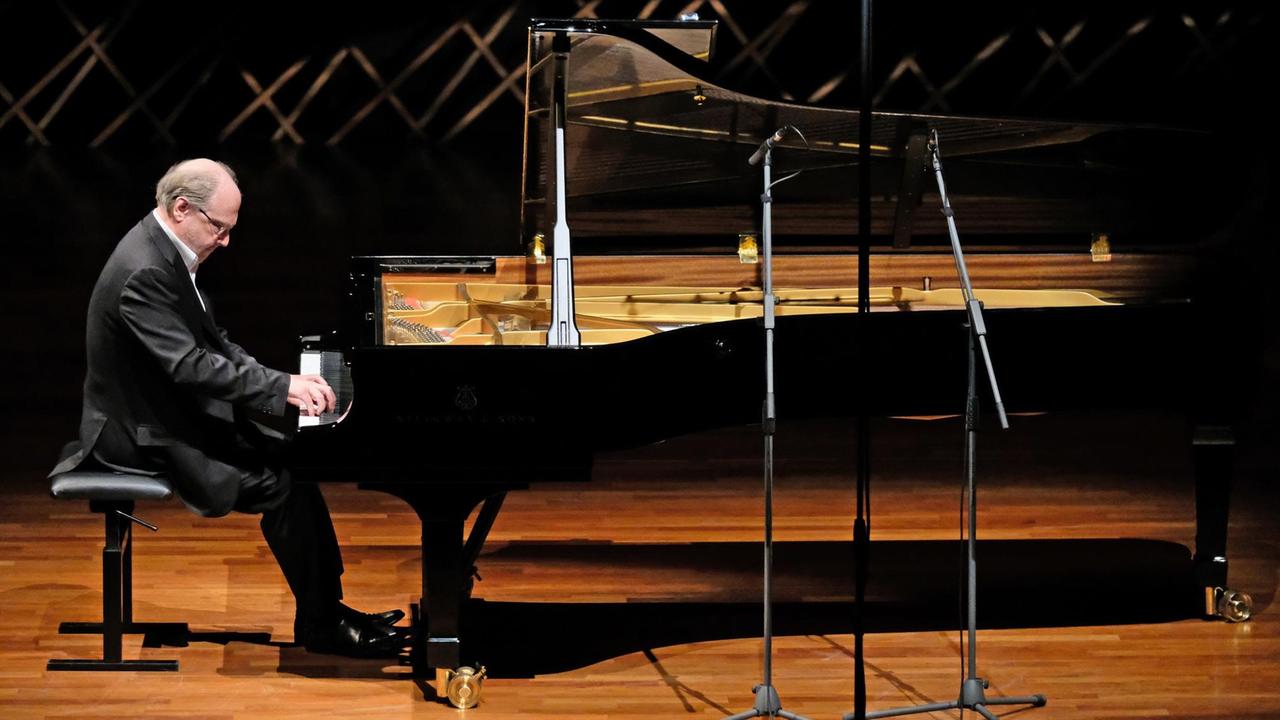 CD-Debüt Daniel Ciobanu - Emotional erzählt | deutschlandfunk.de