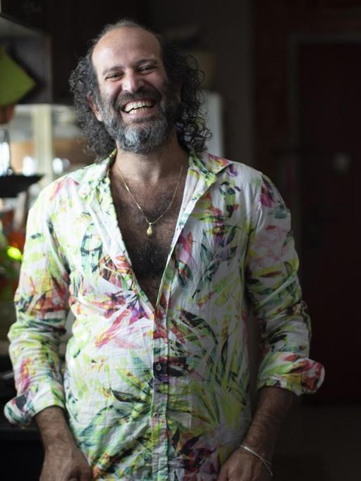 Tomer Gardi: "Eine runde Sache" - In verschiedenen Sprachen unterwegs ...