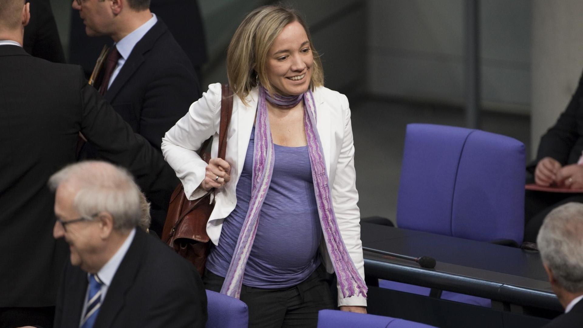 Eltern in der Politik - Abgeordnete wollen Kinder mitbringen ...