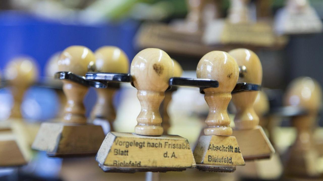 David Graeber: "Bürokratie. Die Utopie der Regeln" - Wie die Liebe zur ...