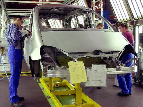 Gewichtsersparnis ist beim Autobau Trumpf | deutschlandfunk.de