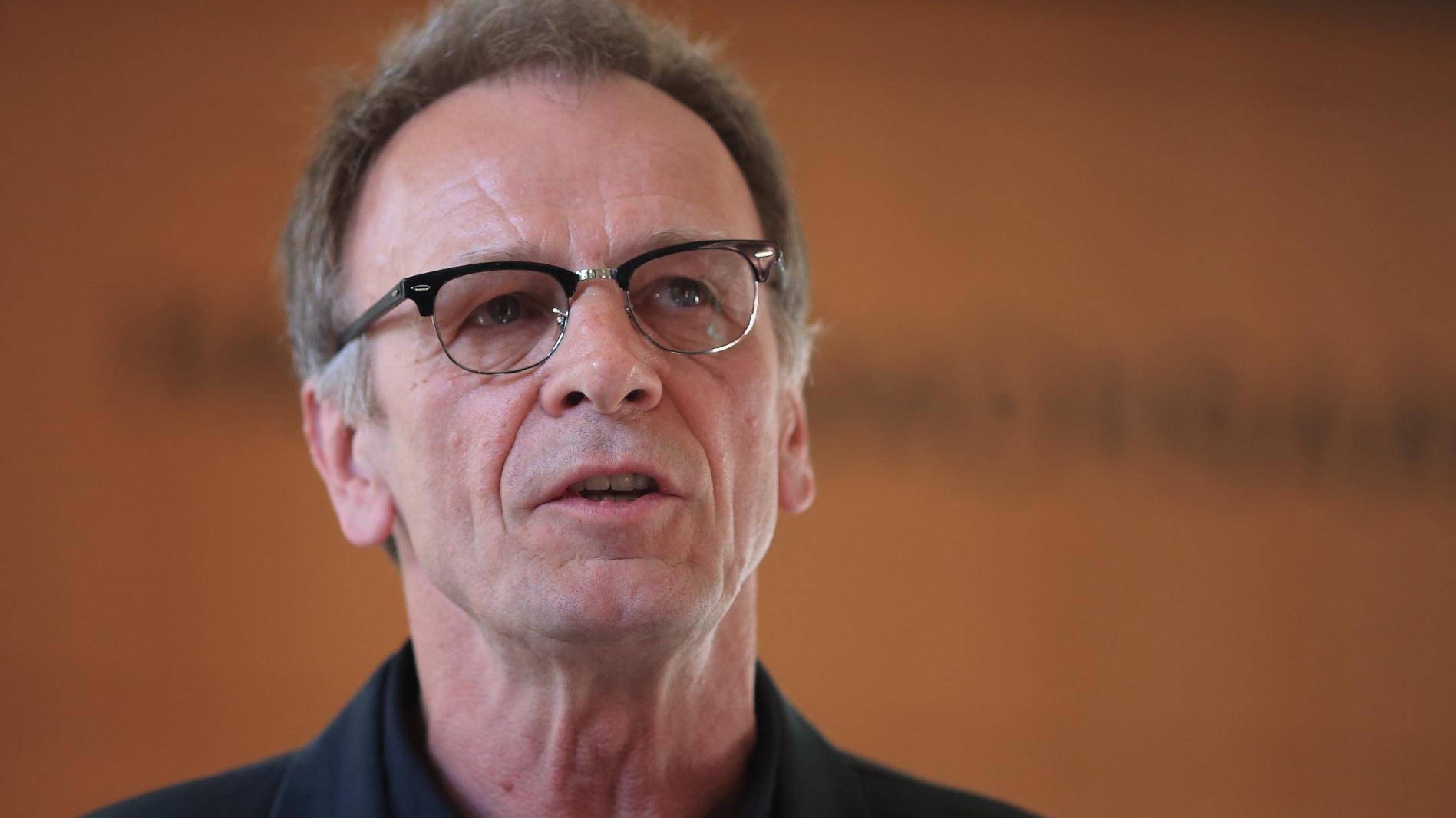 Autor Haslinger über den Umgang mit Geflüchteten - "Wir dürfen den ...