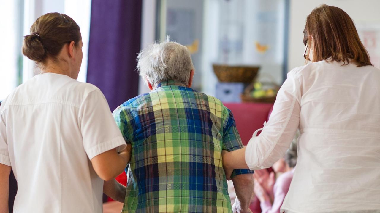 Pflege-Reform beschlossen Pflege-Reform beschlossen