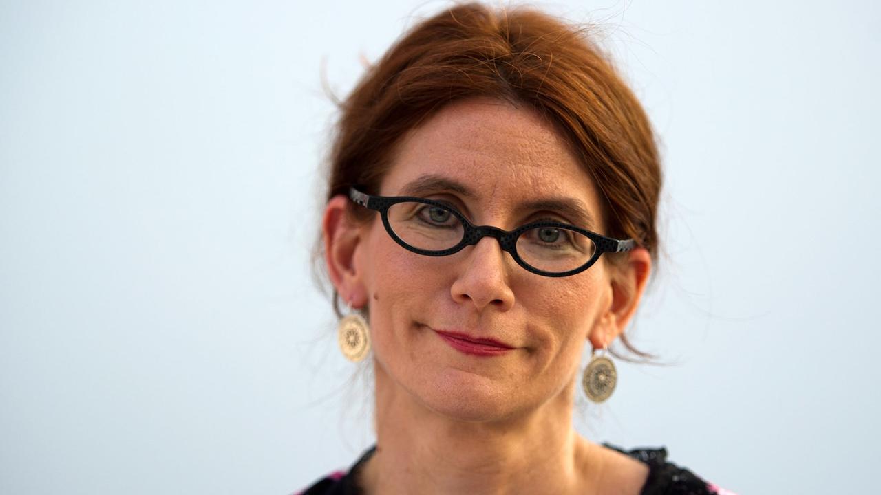 Anna Hahn: "Das Kleid meiner Mutter" - Die Liebe in den Zeiten der ...