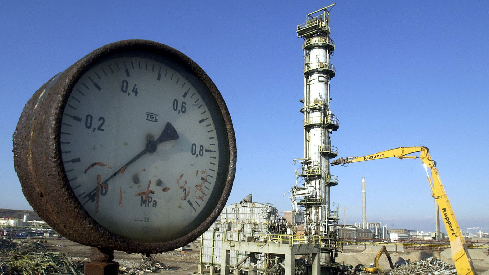 Ausstellung 100 Jahre Leuna-Werke - Fortschrittsmotor und ...