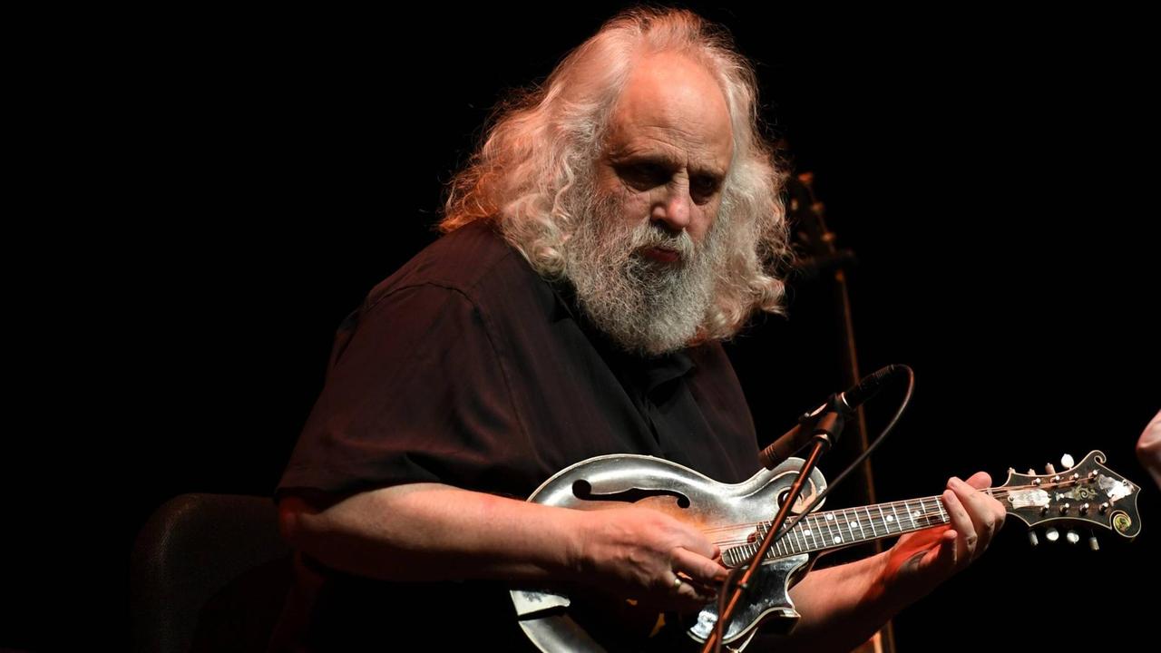 Mandolinist David "Dawg" Grisman - Hot Dawg