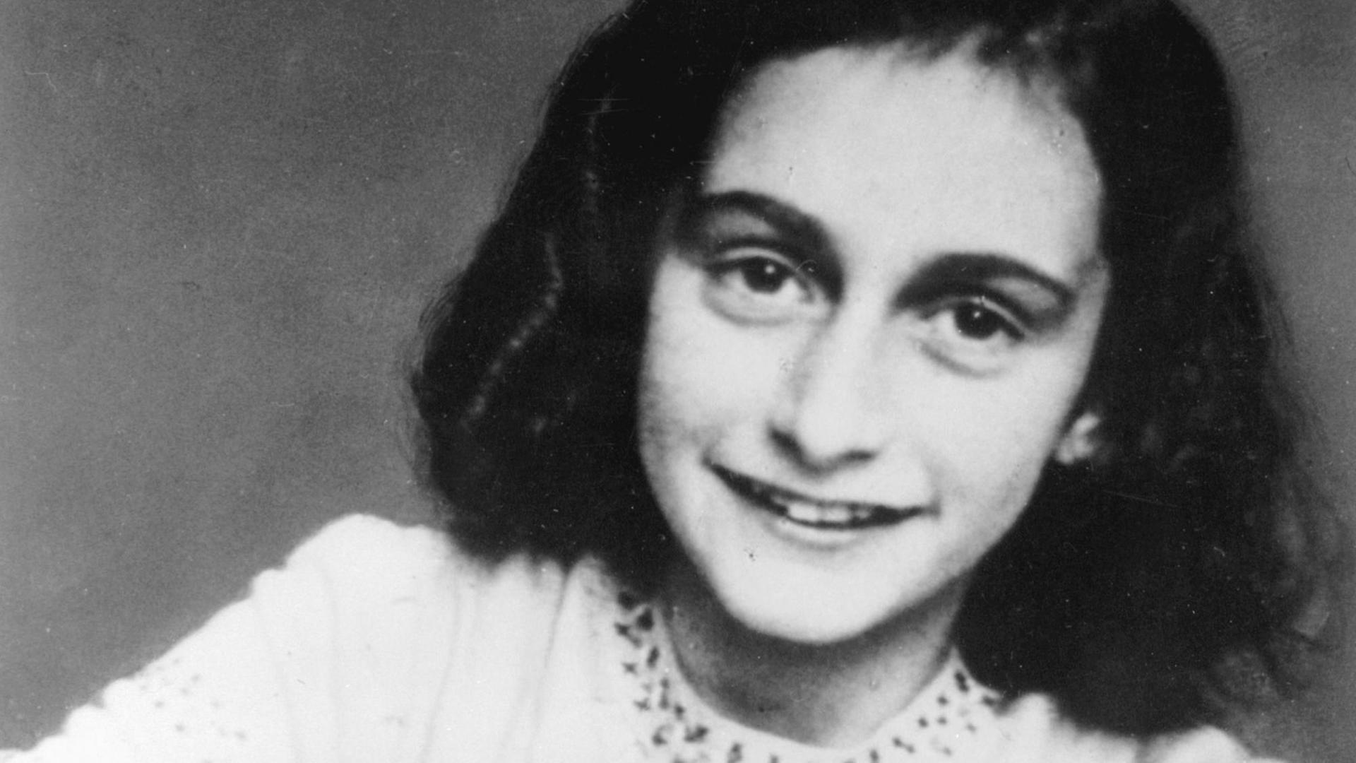 Niederländischer Verlag entschuldigt sich für umstrittenes Anne-Frank-Buch Niederländischer Verlag entschuldigt sich für umstrittenes Anne-Frank-Buch