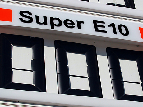 ADAC fordert Informationskampagne zu E10 | deutschlandfunk.de