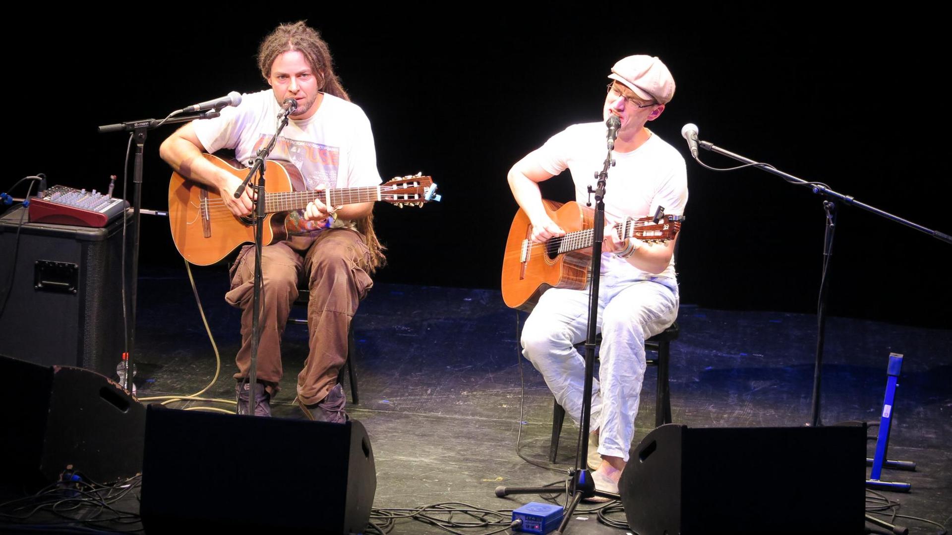 Liedermacher-Duo Simon & Jan - Harmoniegesang mit gnadenloser Ironie ...
