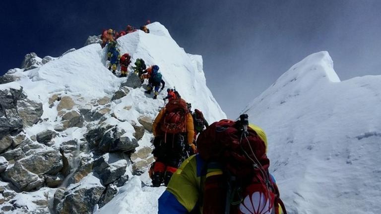 70 Jahre Everest-Erstbesteigung - Nepal ehrt seine Sherpas