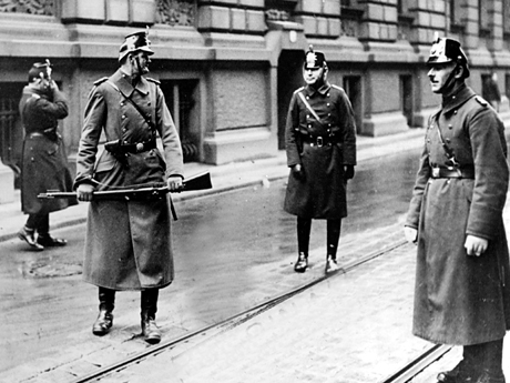 Legende vom "sauberen Ordnungspolizisten" im NS-Staat