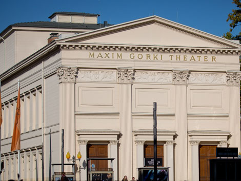 Maxim Gorki Theater Berlin - Sieben Ministücke über das Bargespräch ...