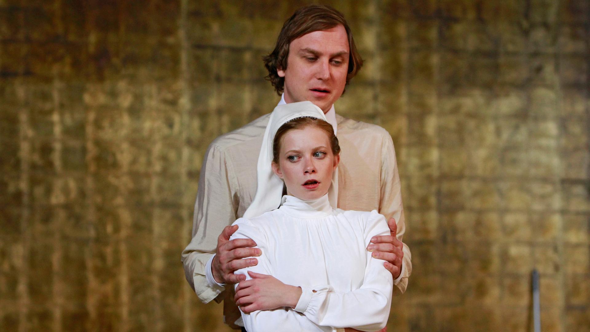 Frage des Tages - Was macht Ophelia, wenn Hamlet nicht da ist?