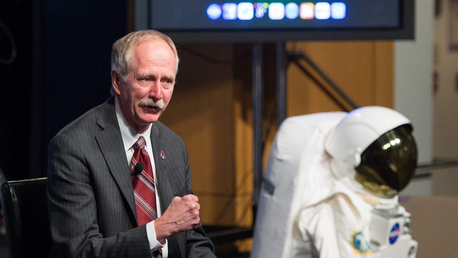 Bill Gerstenmaier, der gute Geist der NASA - Gerst und Gerst für die ...