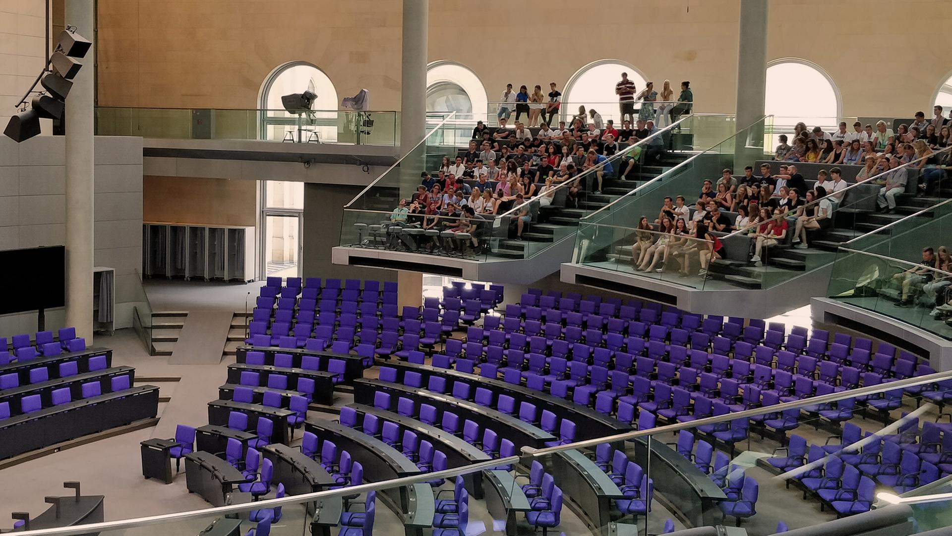 Bundestag in der Sommerpause - Nix los unter der Reichstagskuppel ...