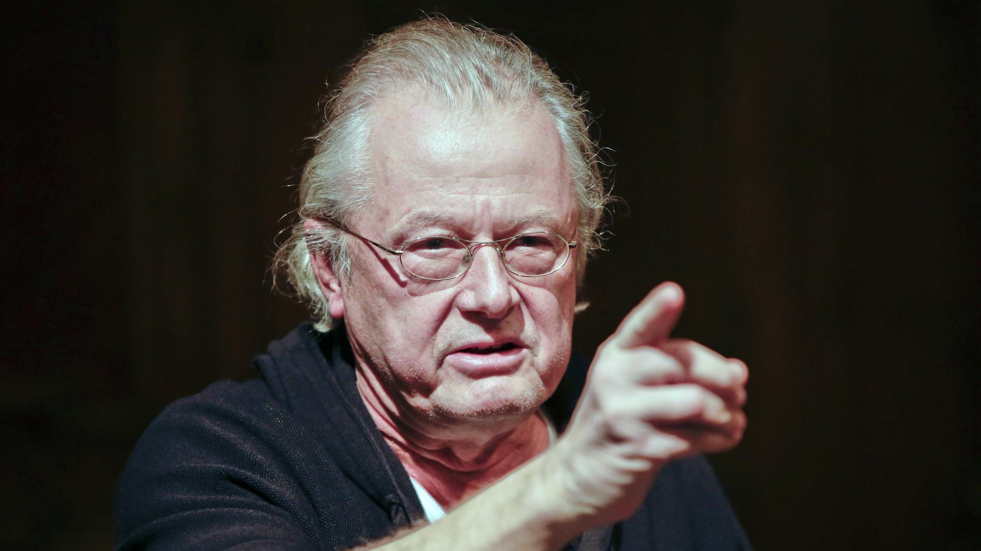 Aus den Feuilletons - Frank Castorf - vom Regisseur zum Widerständler | deutschlandfunkkultur.de