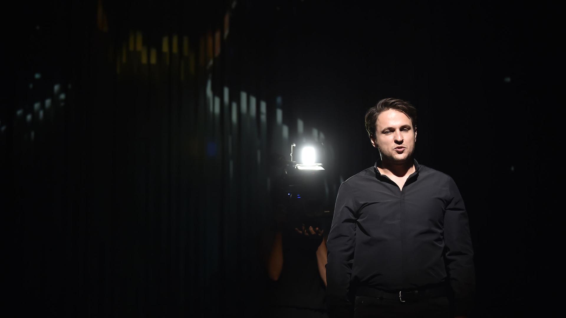 Maxim-Gorki-Schauspieler Dimitrij Schaad - Über den Wutbürger-Monolog ...