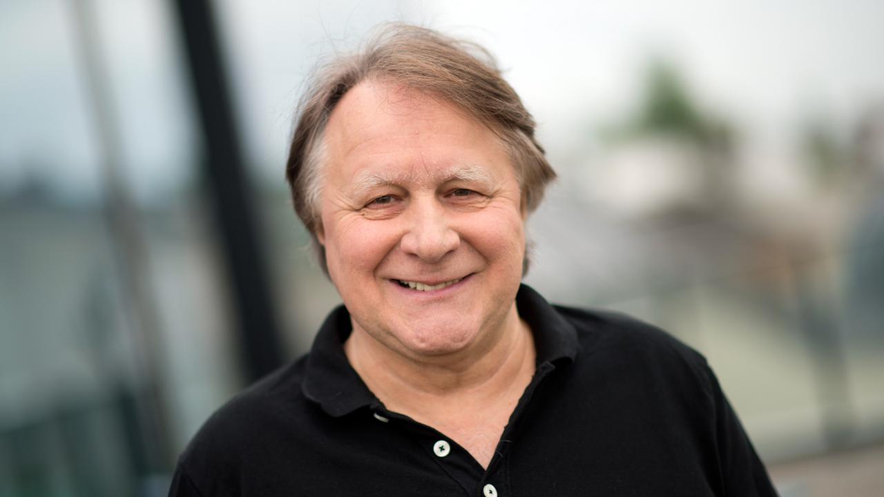 Eurovision Song Contest: Kommentator Peter Urban hört auf Eurovision Song Contest: Kommentator Peter Urban hört auf