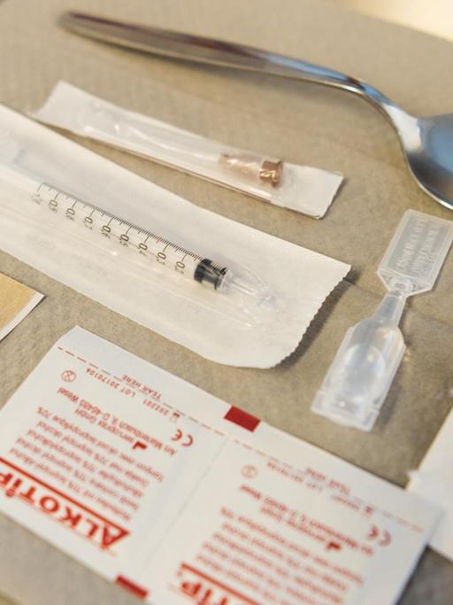 Isabell Beer: "Bis einer stirbt. Drogenszene Internet" - Sie kotzen, sie bluten – und erhöhen ...