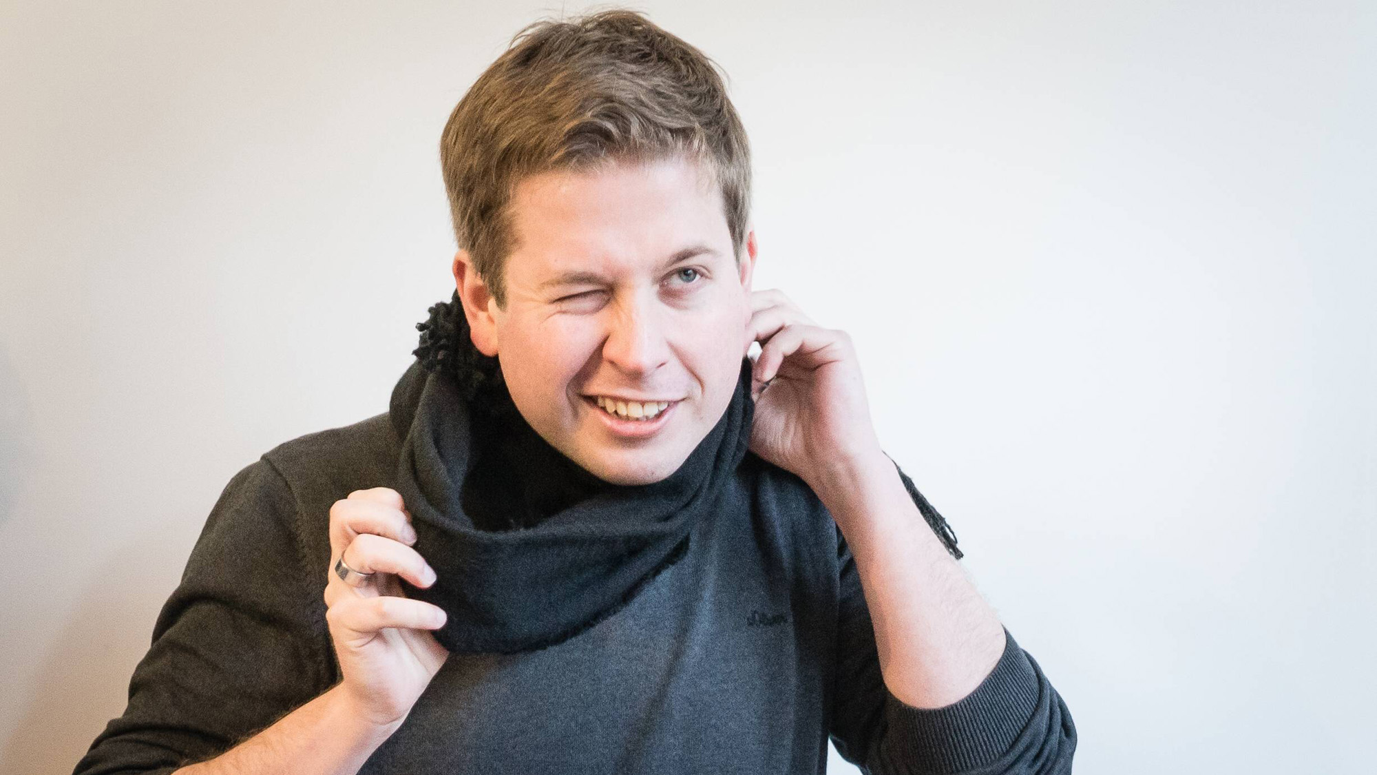 Prominenter SPD-Mann im WM-Fieber - Kevin Kühnert pustet sich beim Handball den Kopf frei ...