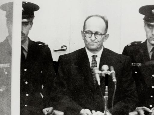 Vor 60 Jahren - Hinrichtung von Adolf Eichmann - Organisator des ...