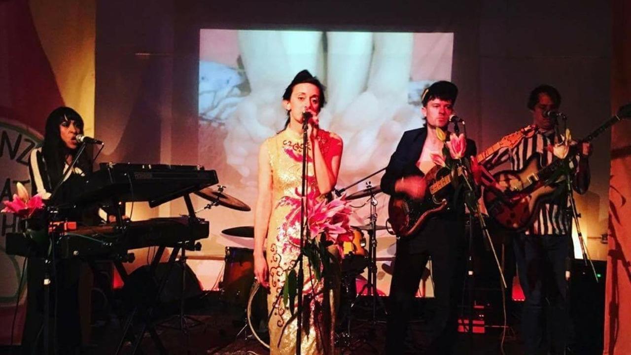 Nick McCarthy von Franz Ferdinand hat mit Manuela eine neue Band - "Ich ...