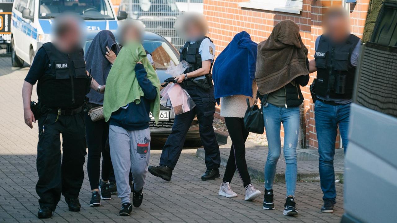 Prostituiertenschutzgesetz - Paragraphen allein schützen nicht Prostituiertenschutzgesetz - Paragraphen allein schützen nicht
