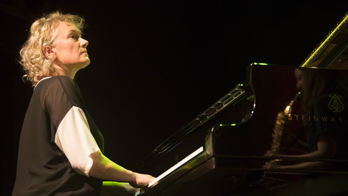 Jazzpianistin Julia Hülsmann - "Man muss sich eine eigene Stimme ...