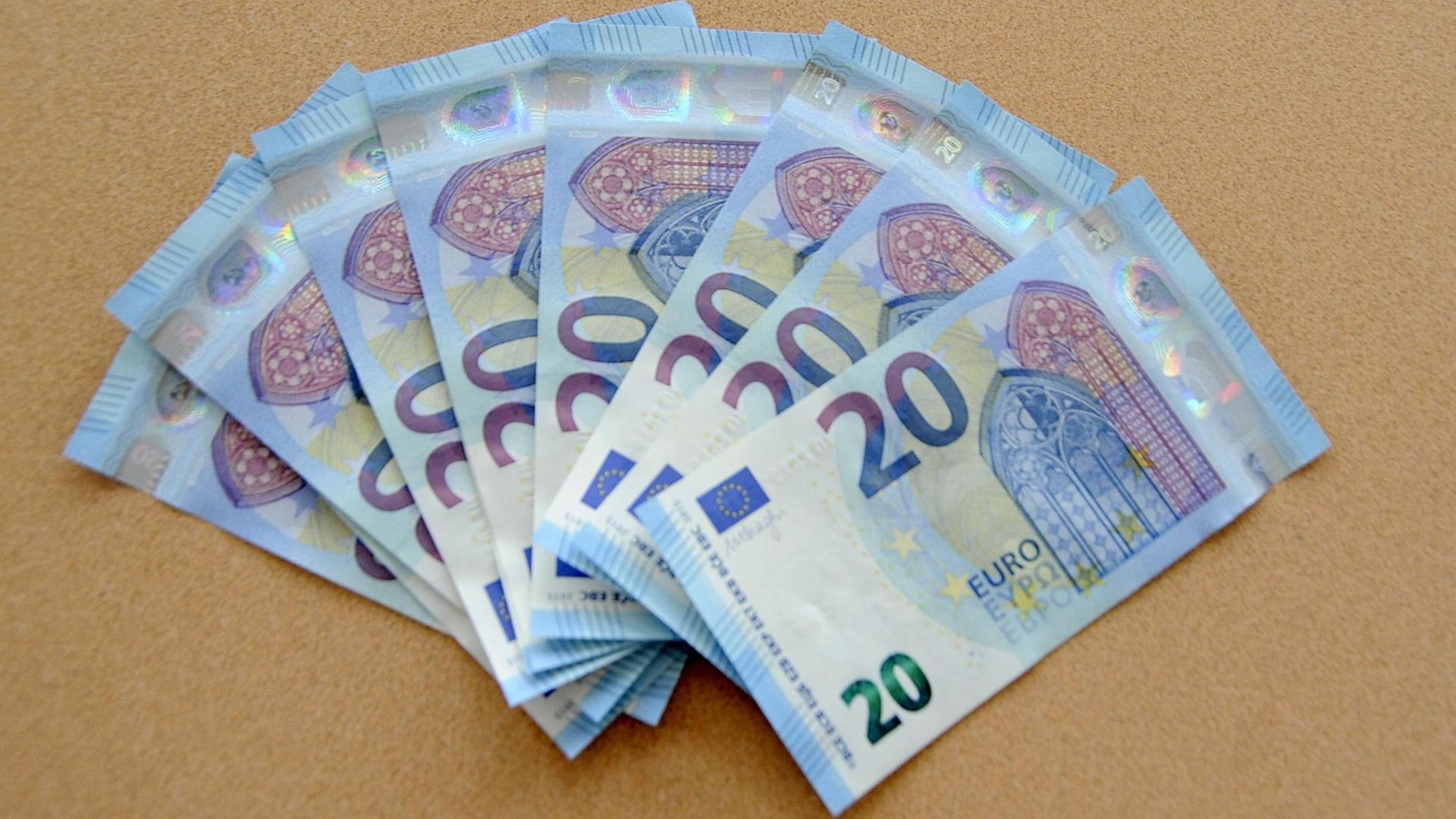 Der Neue 20 Euro Schein Noch Immer Blau Aber Sicherer der-neue-20-euro-schein-noch-immer-blau-aber-sicherer