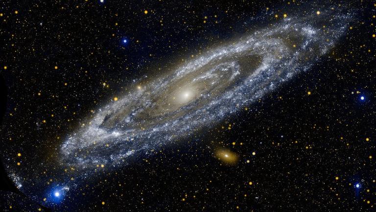 Das Sternbild mit dem galaktischen Nachbar - Die Andromeda und ihre ...